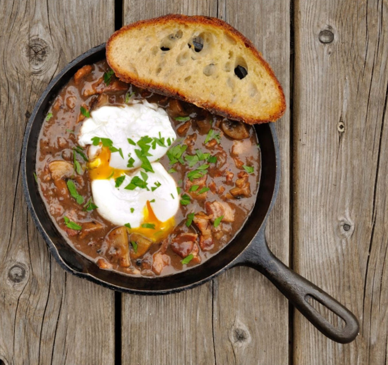 Poached Eggs Meurette – Bonjour Never LandBonjour Never Land
